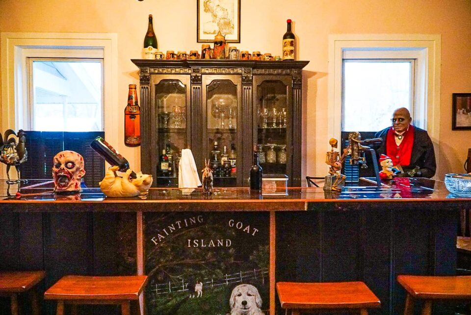 The Fainting Goat Island Inn - Is it Worth it? Find Out Now! - Girl ...