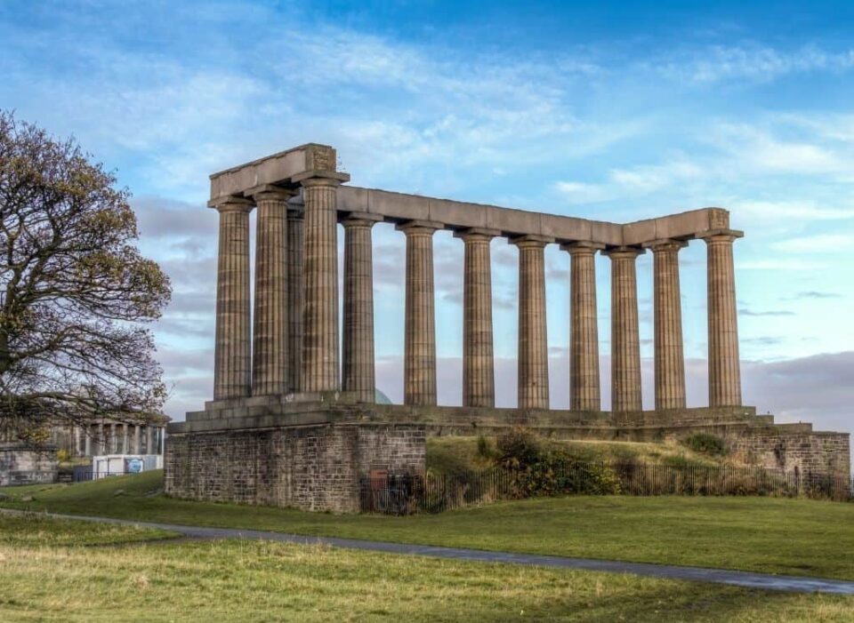 30+ Amazing and Famous Edinburgh Landmarks You'll Love! - Girl With The ...