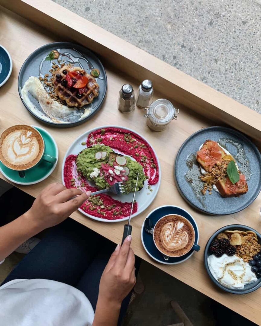 37 Awesome Places you must eat in NYC - with local tips!
