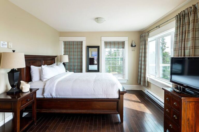 15 Amazing Romantic Getaways in Nova Scotia for 2022