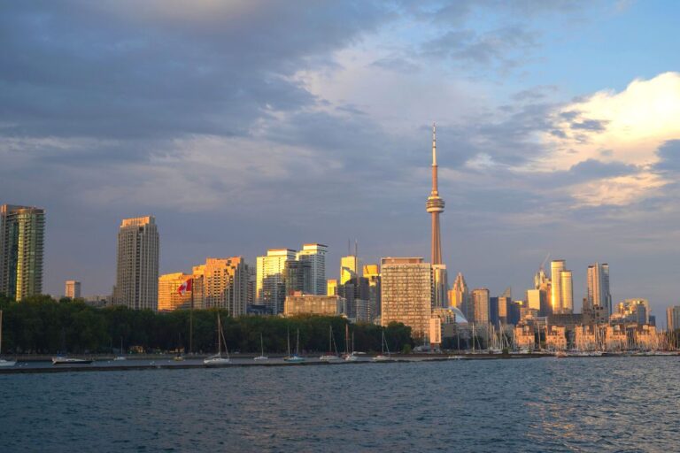 Best Views in Toronto: Local's Guide to 14 Amazing Views