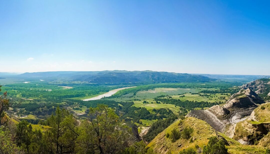 13 Most Beautiful Places in North Dakota + Amazing Tips